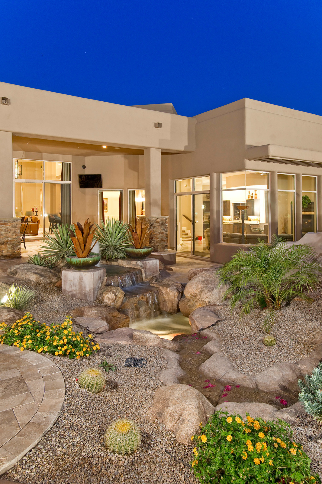 15 Attractive Landscaping with Rocks and Boulders and How to Use Them ...